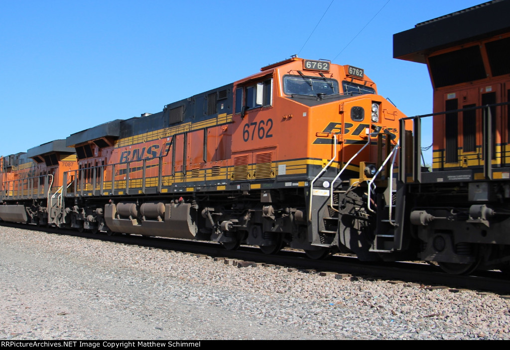BNSF 6762